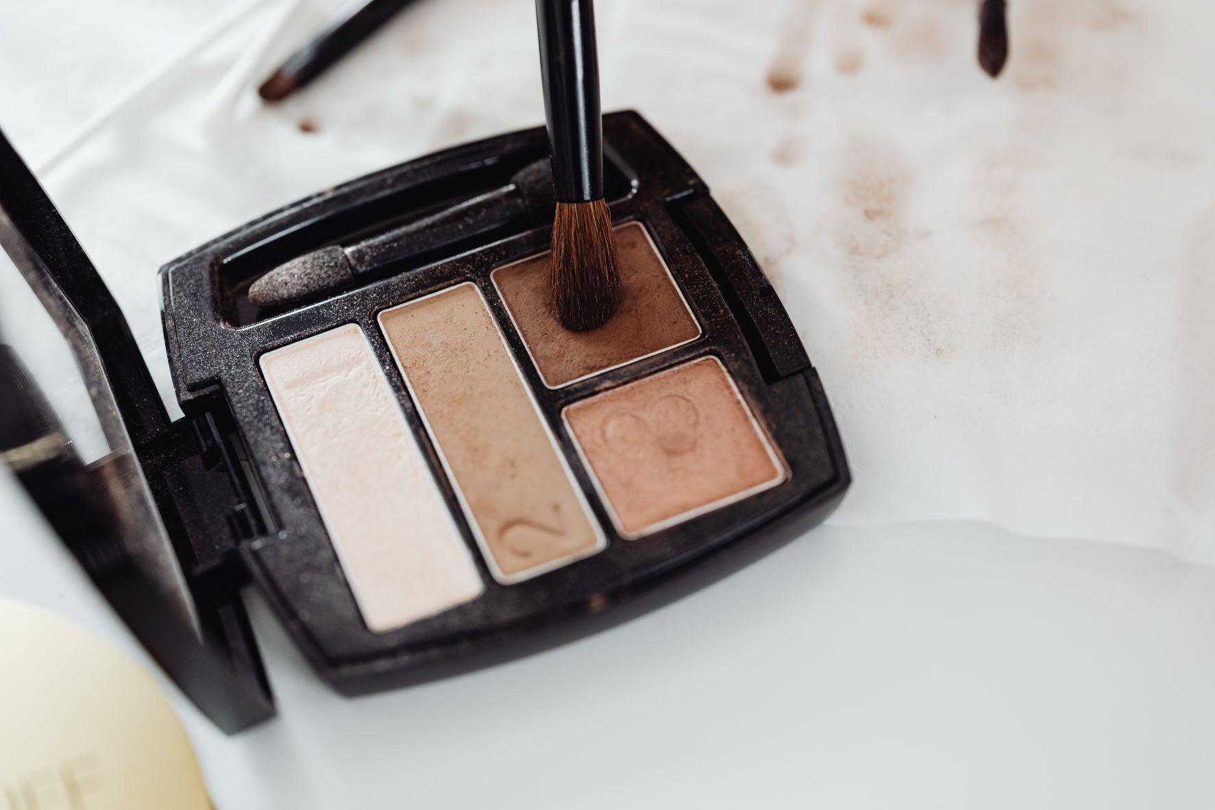 How to pick the right eye shadow for your skin tone ? – MRSLM
